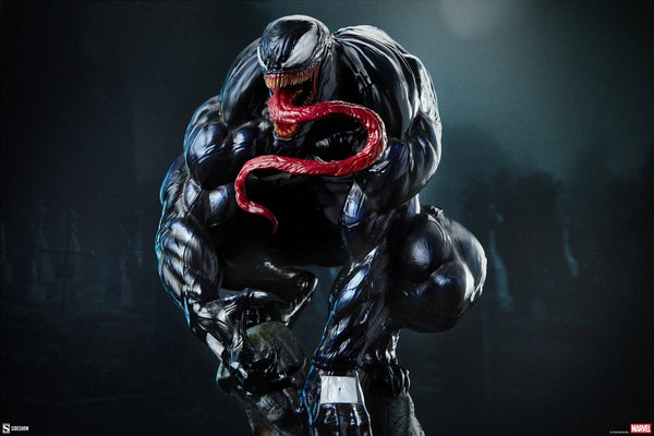 PRE-ORDER: Sideshow Collectibles Marvel Comics Venom Premium Format Fi