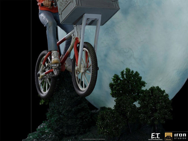 iron-studios-et-elliot-deluxe-110-scale-statue-630961_grande.jpg?v ...